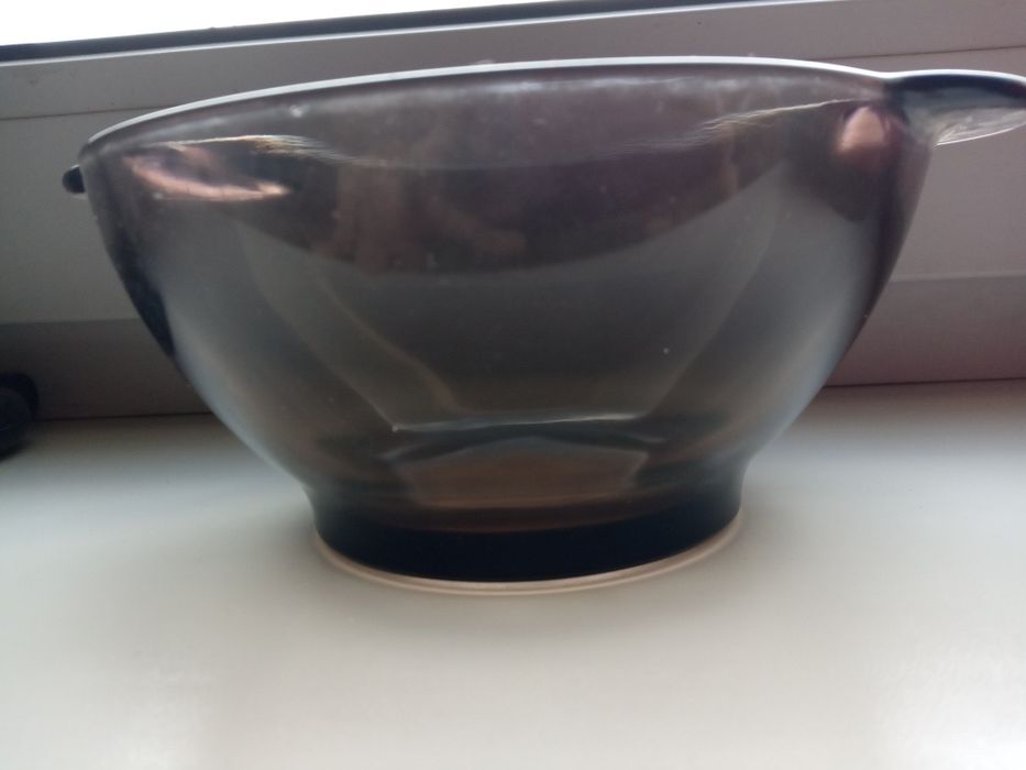 Посуда Салатница и тарелка из тёмного стекла 120 грн Посуда кухонная утварь Вышгород на Olx