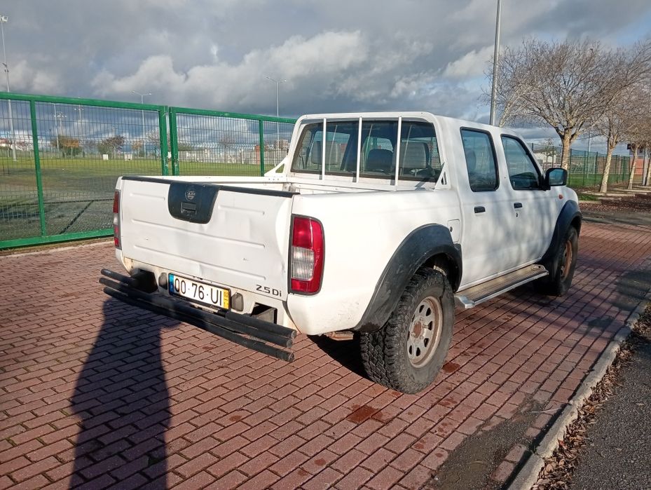 Nissan D22 de 2002 de 5l em óptimo estado Alvito • OLX.pt