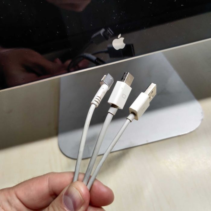 Apple Cinema Display 24 ips display port web camera: 5 800 грн ...