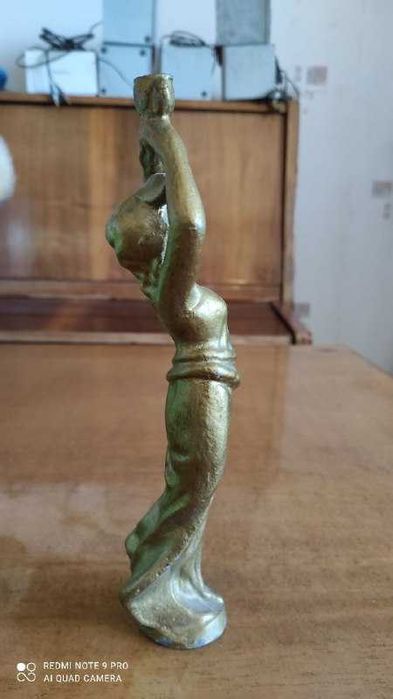 Винтажная статуэтка девушка с вазой времён СССР 600 грн Колекціонування Харків на Olx