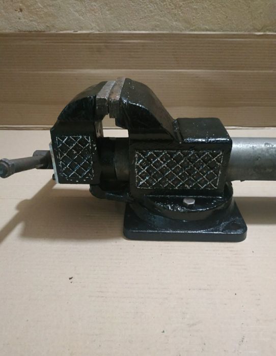 Тиски слесарные 125мм: 1 800 грн. - Ручний інструмент Харків на Olx