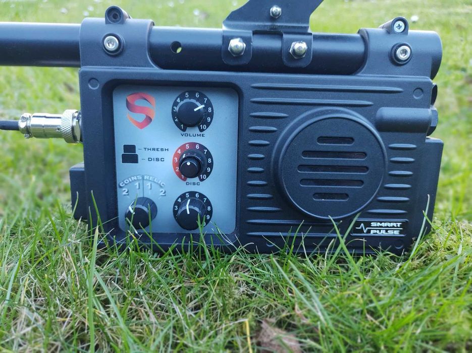 AKA Smart Pulse – Hybrydowy detektor metali, najgłębszy wykrywacz ...