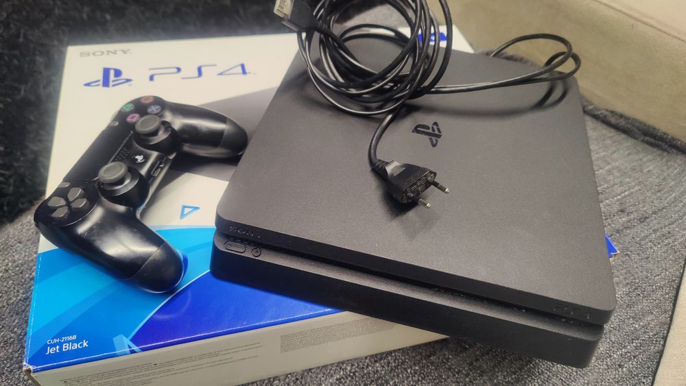 PlayStation 4 PS4 Slim 1TB cuh-2116b Ermesinde • OLX.pt