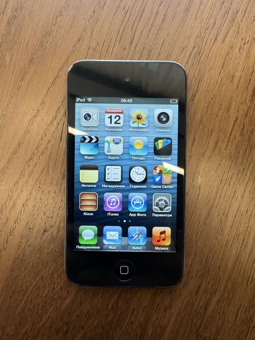 Apple iPod touch 4 Gen. 32 GB Black: 1 400 грн. - Mp3 плеєри Чернівці на Olx