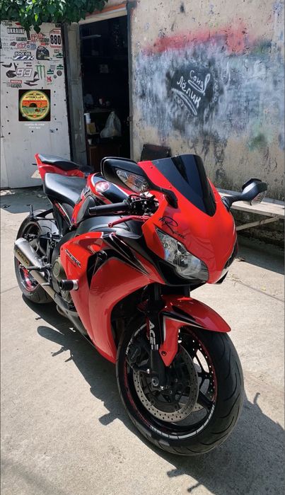 Honda CBR 1000rr Fireblade (ціна на пару днів): 3 850 $ - Мотоцикли ...