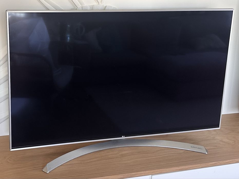 TV LG 49 Polegadas Super UHD Lumiar • OLX.pt