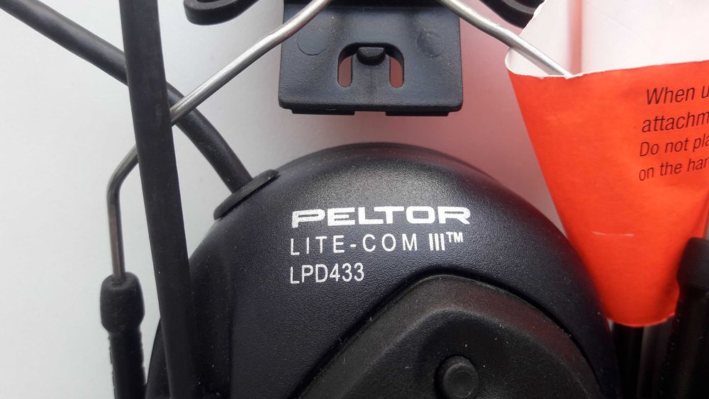 Активные наушники с микрофоном Peltor Lite-Com ІІІ LPD 433,: 25 000 грн. - Гарнітури Дубно на Olx