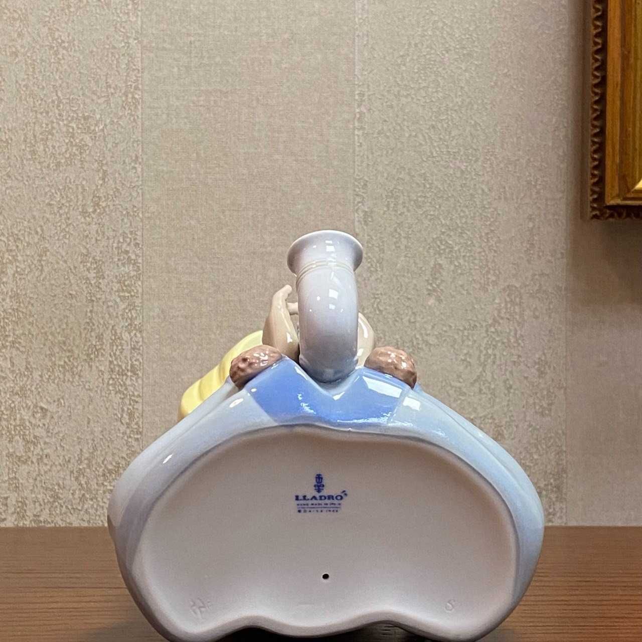 В наличии Фарфоровая статуэтка Lladro «Печальная нота».: 8 500 грн ...