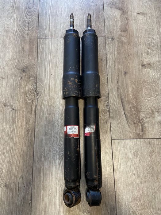 Toyota land cruiser 200 задні амортизатори 48530-60150: 4 500 грн ...
