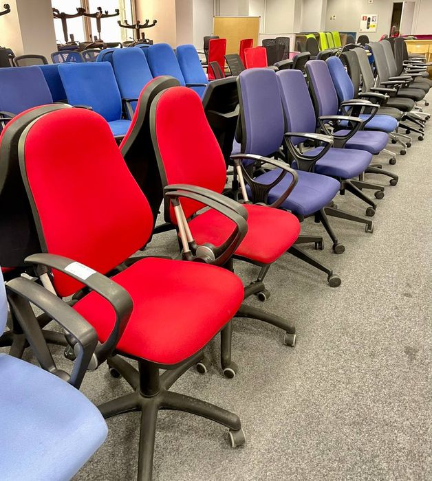 Стільці та столи офісні 600 грн Офисная мебель Киев на Olx