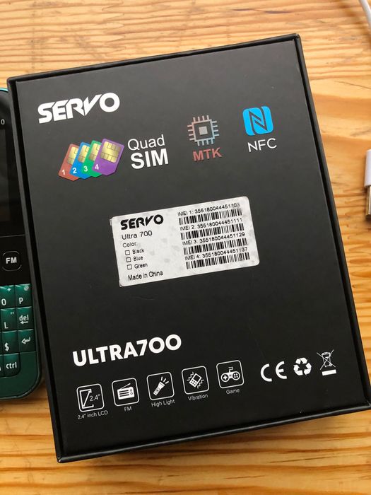 Кнопочный телефон Servo Ultra 700 на 4 SIM карты c Qwerty клавиатурой ...