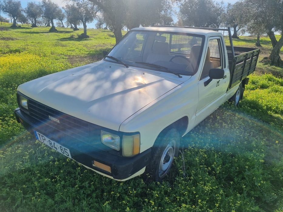 Carrinha toyoita caixa aberta Redondo • OLX Portugal