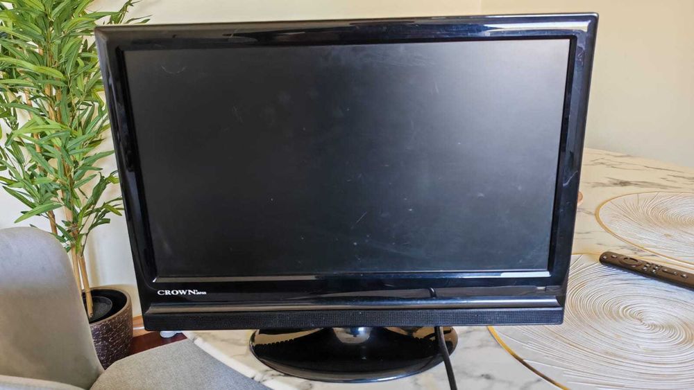 LCD TV / Monitor Crown Alcd 1910/51 Pedrouços • OLX.pt