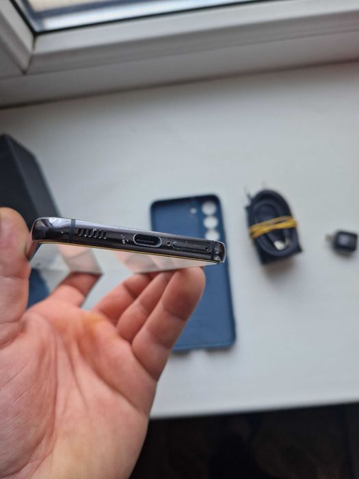 Гарний Samsung s22 8/256 офіційний 2 сім+Е сім акб 92%: 7 500 грн. - Смартфони / мобільні ...