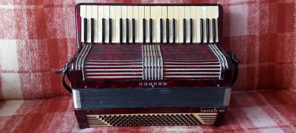 Akordeon niemiecki Hohner Tango VC 120 basów 4 chóry Łódź Widzew • OLX.pl