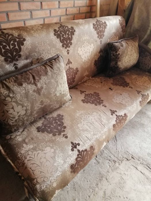 Диван б/в, 210см на 130 см: 1 000 грн. - Меблі для вітальні Вінниця на Olx