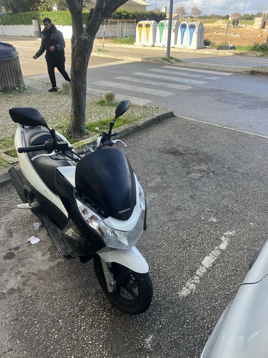 Mota pcx 2013 Montijo E Afonsoeiro • OLX.pt