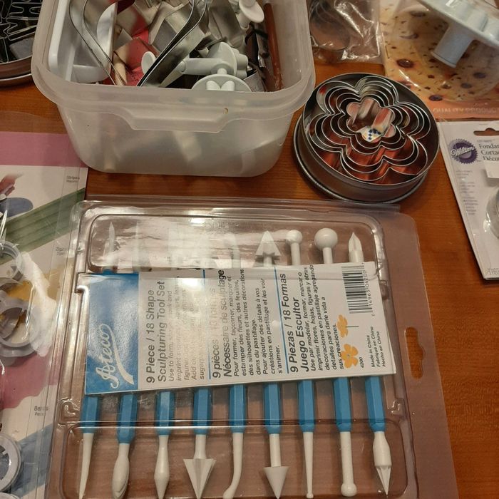 Materiais para decoração de bolos e cake design São Domingos de Rana ...