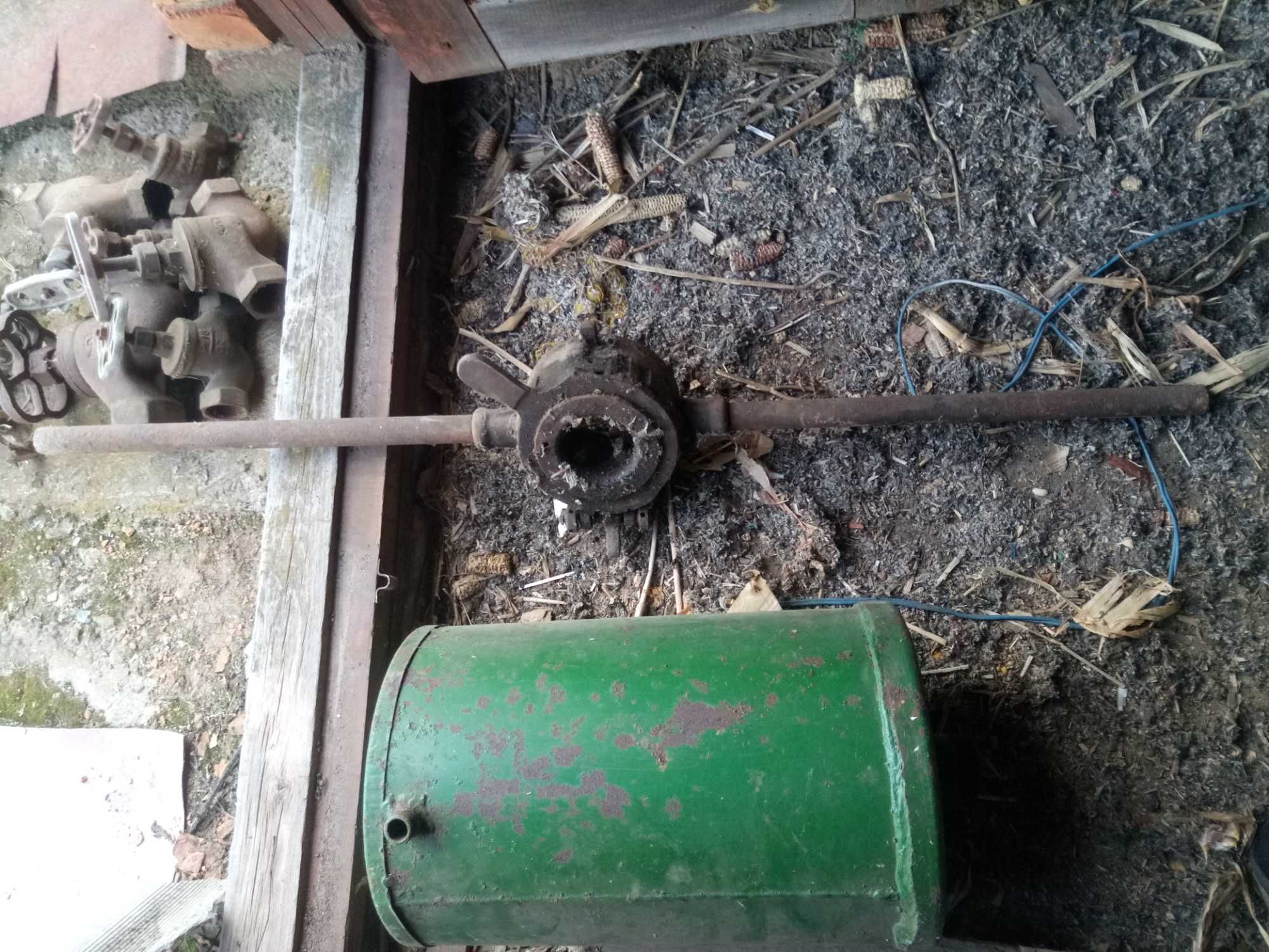 Клуп для нарезки резьбы большой,плашки 1.1/2,1/3 3/2,3/4: 500 грн ...