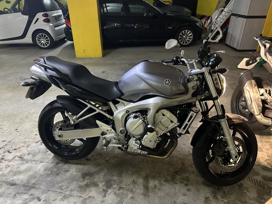 Yamaha Fazer fz600 Santa Marinha E São Pedro Da Afurada • OLX.pt