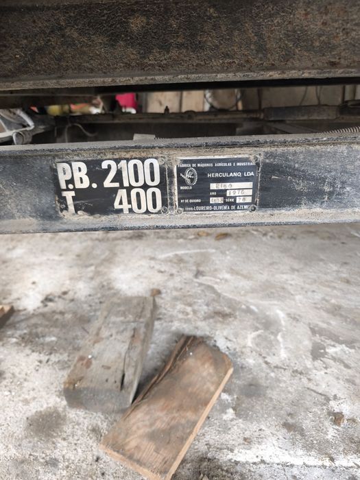 Atrelado trator Herculano c/ Documentos Portunhos E Outil • OLX.pt