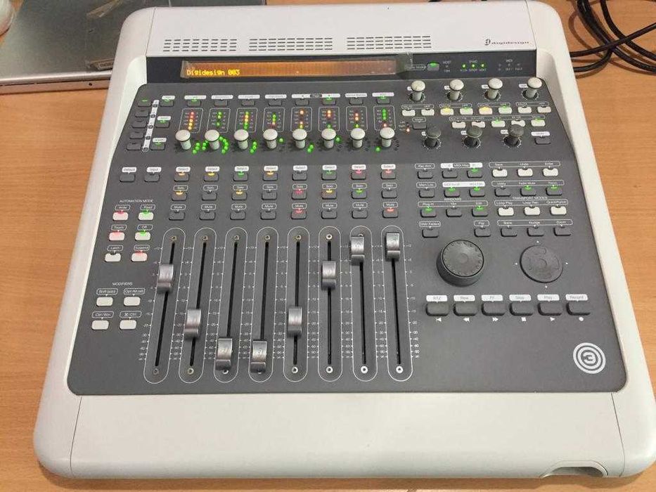 Звукова карта інтерфейс консоль Digidesign 003 Factory Console: 7 000 ...