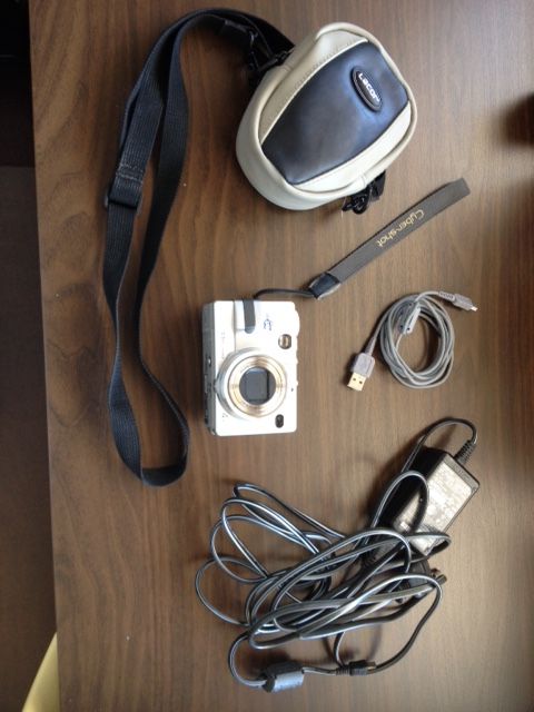 Máq. Fotográfica Compacta- Sony CyberShot DSC-V1 Santo Tirso • OLX Portugal