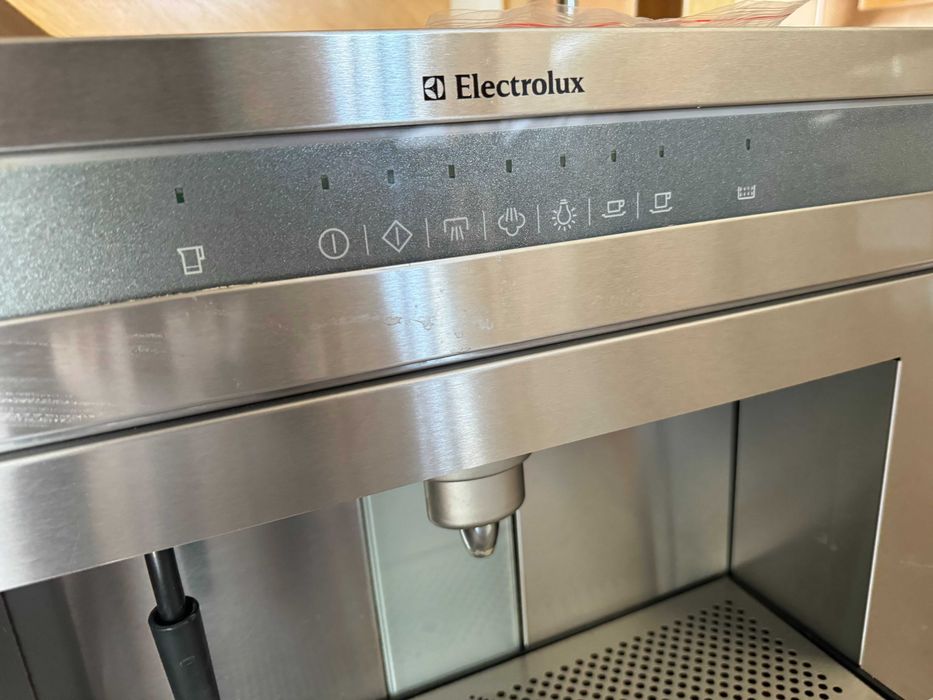 Ekspres electrolux do zabudowy EBA 60000 X - nie pobiera wody Poznań ...