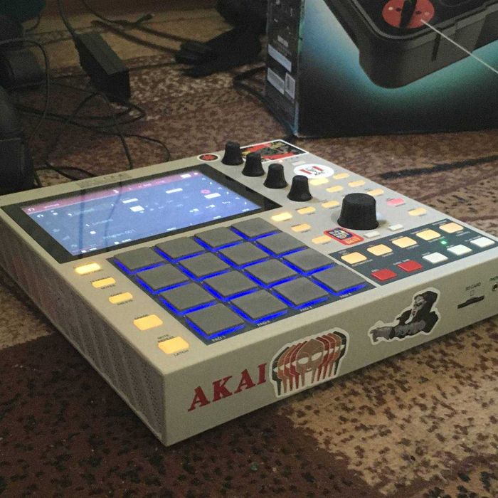 MPC One Retro Edition: 25 000 грн. - Студійне обладнання Харків на Olx