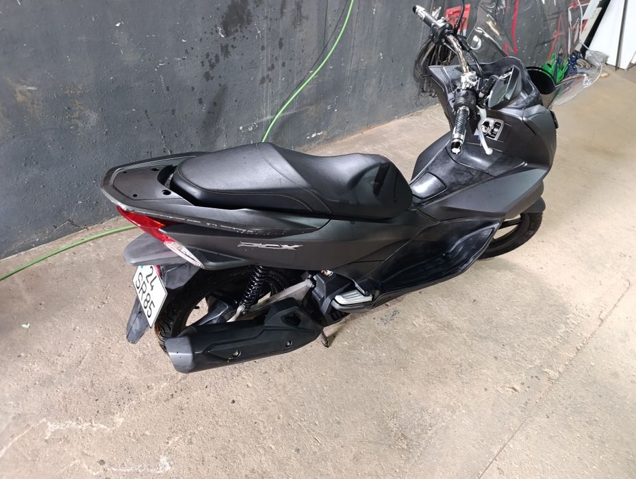 Honda Pcx 2017 muito boa Odiáxere • OLX.pt