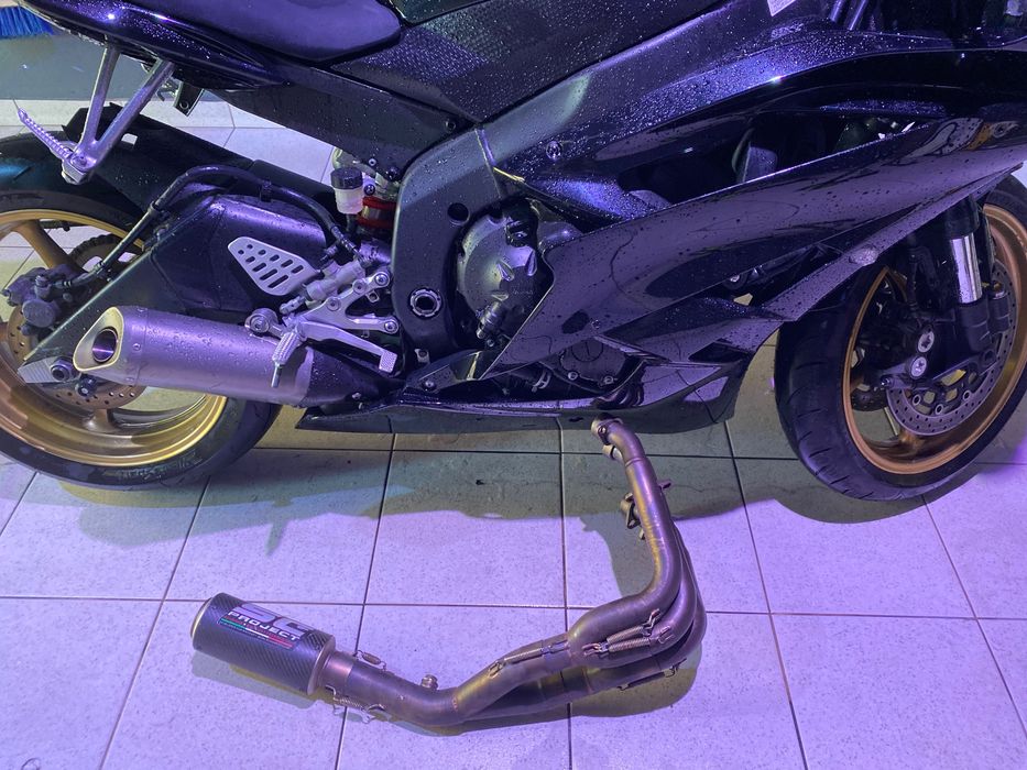 Yamaha YZF - R6 - 2006 - Versão RJ11 - Edição 20000 RPM Portimão • OLX.pt