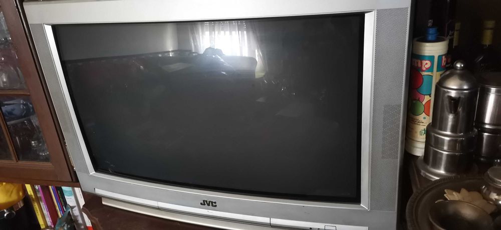 Televisão antiga JVC Loures • OLX Portugal