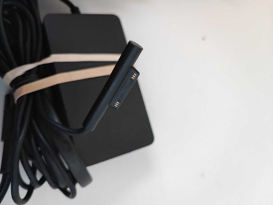 Оригінальний блок живлення Microsoft Surface 1796 15V 2.58A 44W: 750 ...