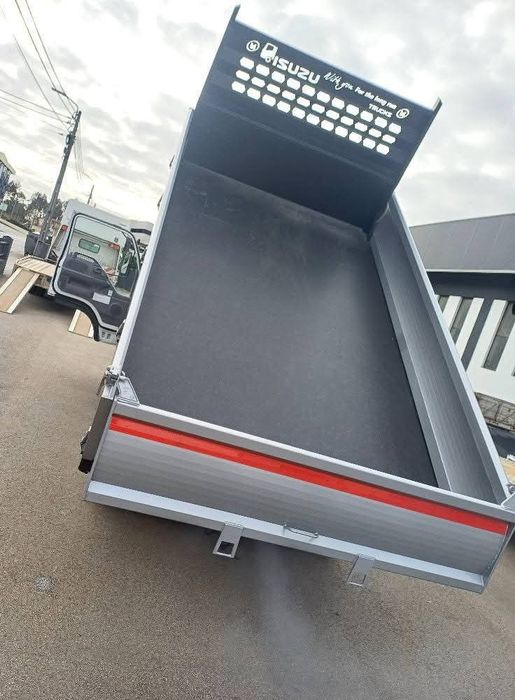 ISUZU 'NPR' [TRI-Basculante] • 3.0L》150HP • Ligeira Águas Santas • OLX.pt