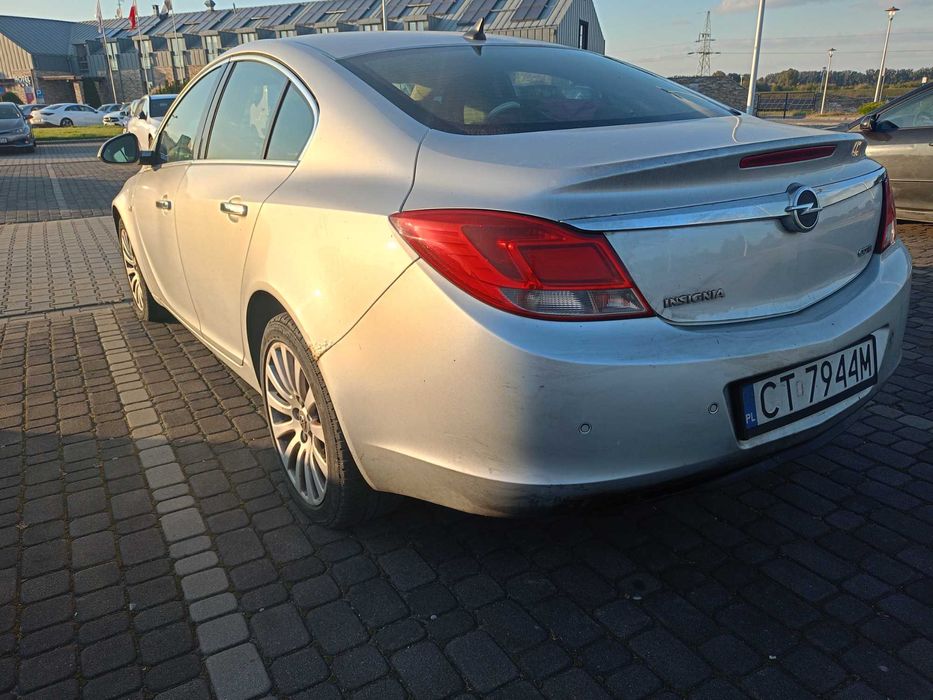 Opel Insignia uszkodzony jeżdżący Wielka Nieszawka • OLX.pl