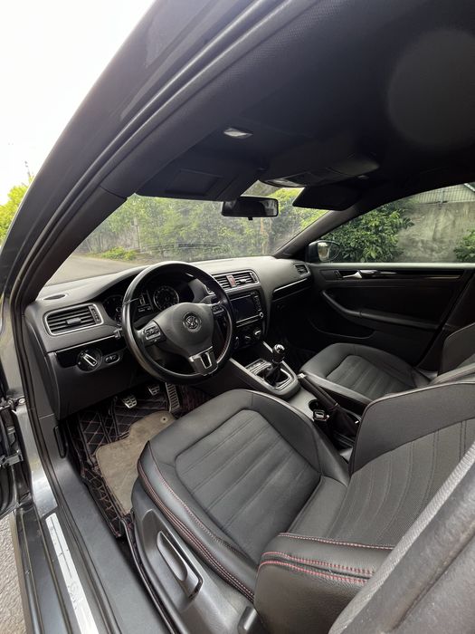 Volkswagen Jetta GLI 2011: 8 700 $ - Volkswagen Підгородне на Olx