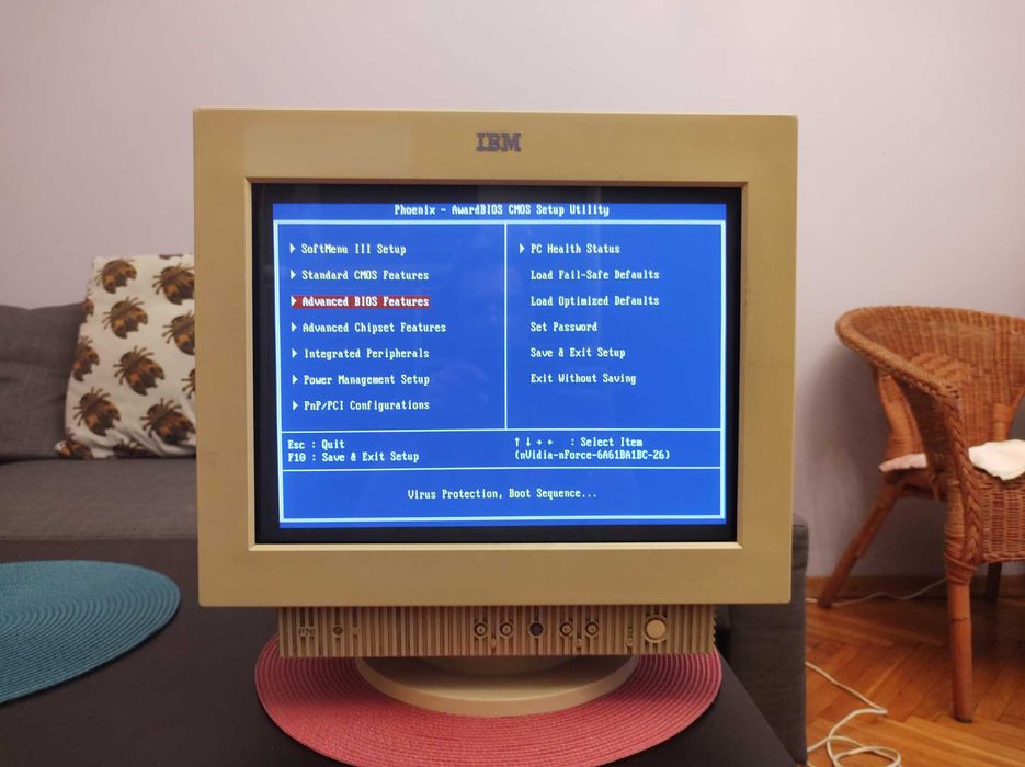 Monitor crt IBM 17 cali P76 Kraków Grzegórzki • OLX.pl