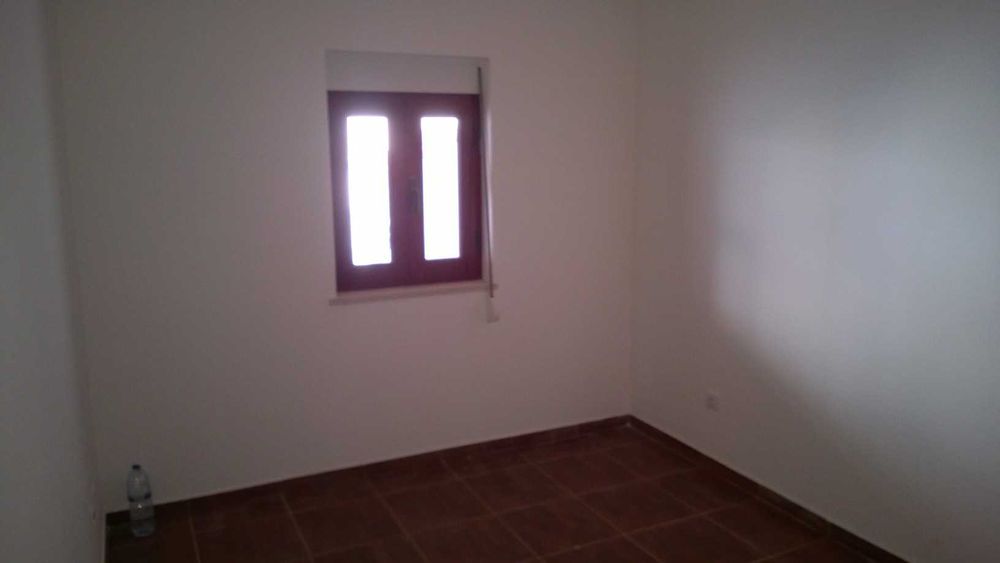 MORADIA/ Apartamento T2 em Taveiro Taveiro, Ameal E Arzila • OLX.pt