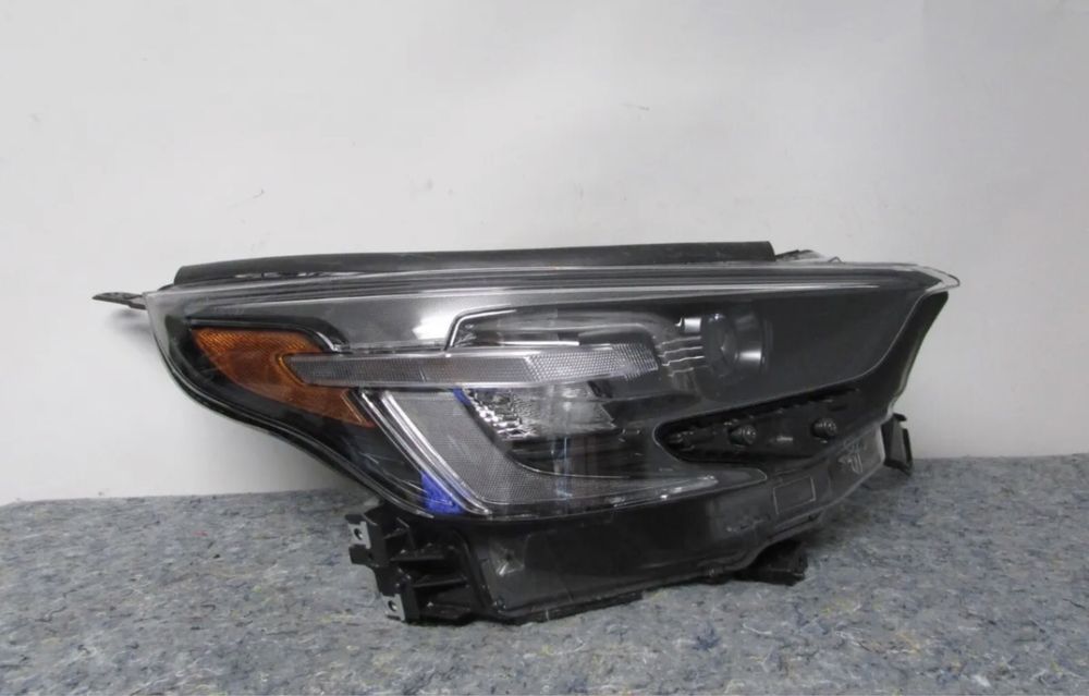 Фара левая и правая Subaru Legacy / Outback 2022, 2023: 750 $ - Передні ...