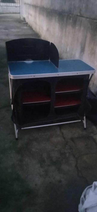 Mesa teepe como nova pouco uso e móvel Palhais E Coina • OLX.pt