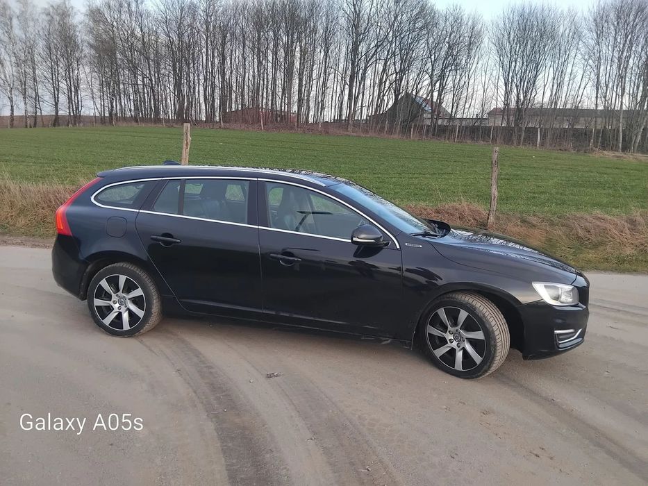 Volvo V60 Volvo V60 2.4 D6 pug-in hybrid AWD 4x4 Pomierki • OLX.pl