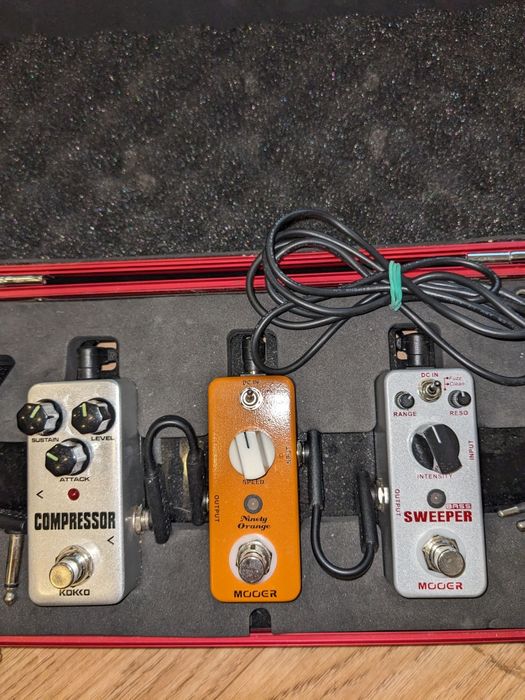 Педали эффектов для бас гитары в кейсе с адаптером.: 4 800 грн ...