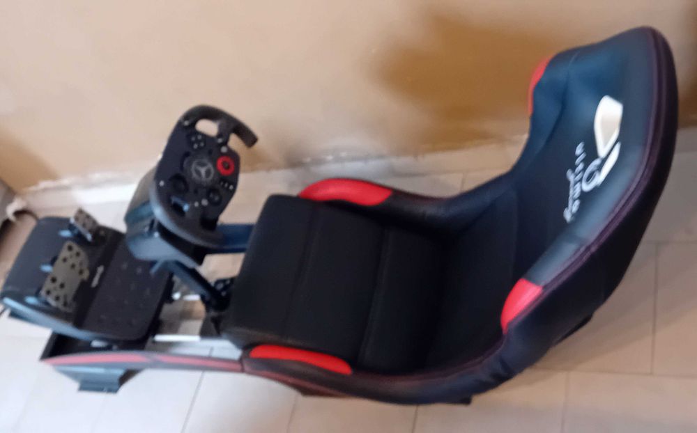 Playseat cockpit F1 + conjunto Fanatec CSL elite volante F1 Amora • OLX.pt
