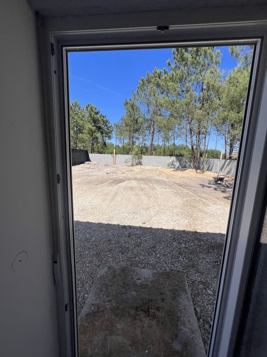 Casa de Madeira com terreno e revestimento capoto Fernão Ferro • OLX ...