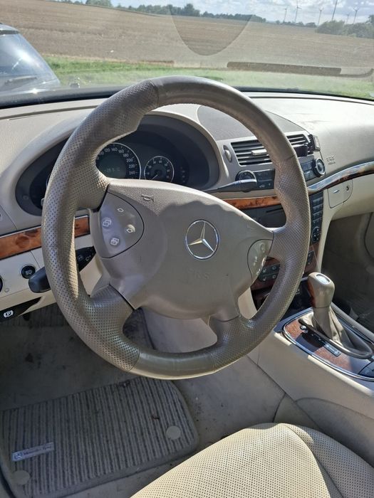 Mercedes w211 E500 5.0 V8 jasny środek Świebodzin • OLX.pl