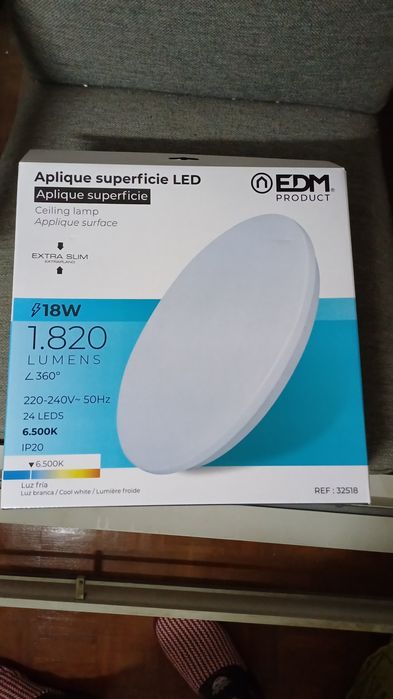 Aplique de superfície LED, extra slim, 18W Carcavelos E Parede • OLX ...