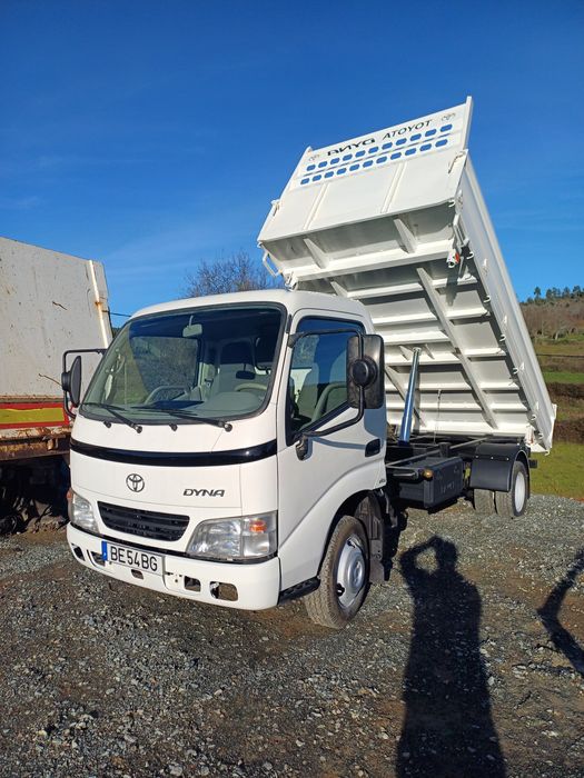 Toyota Dyna [Basculante] "Tri-Lateral" Ponta Delgada (Santa Clara) • OLX.pt