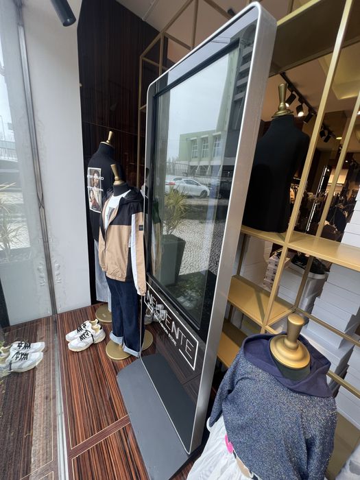 Montra digital / ecra tatil / lcd de montra Póvoa De Varzim, Beiriz E ...