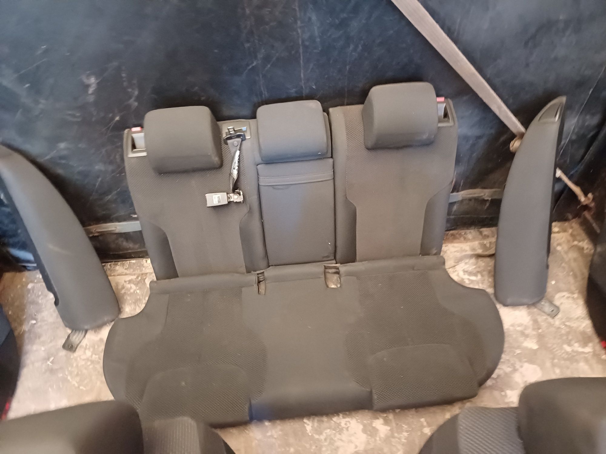 Vw passat b6 sedan wnętrze boczki fotele wykładzina tapicerka KPL ...