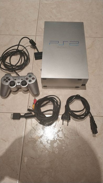 PlayStation 2 silver Odivelas • OLX.pt
